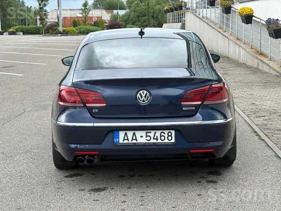 Blue Volkswagen Passat B7 2012 in Riga, with an engine capacity of 2.00 L and mileage of 215 thousand km for 9200 €, photo 5 on AUTOMOTO.COM.LV