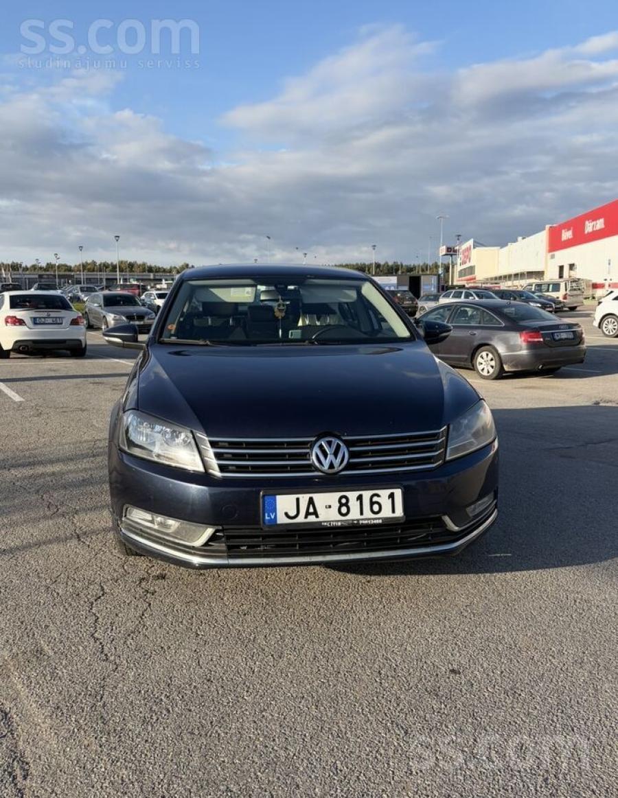 Zils Volkswagen Passat B7 2012 Rīga, ar dzinēja tilpumu 1.80 L un nobraukumu 323 tūkst. km par 2850 €, foto 3 vietnē AUTOMOTO.COM.LV