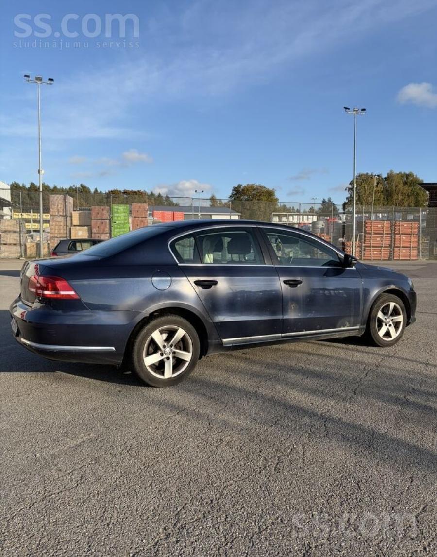 Zils Volkswagen Passat B7 2012 Rīga, ar dzinēja tilpumu 1.80 L un nobraukumu 323 tūkst. km par 2850 €, foto 4 vietnē AUTOMOTO.COM.LV