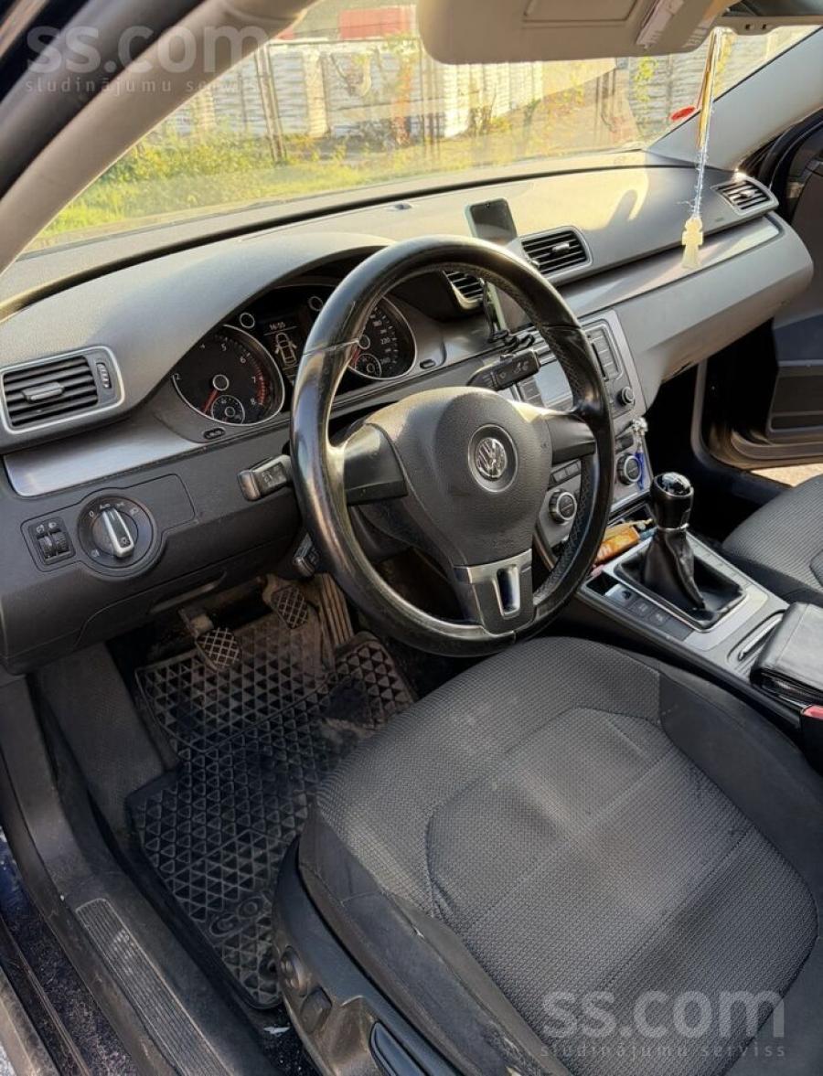 Zils Volkswagen Passat B7 2012 Rīga, ar dzinēja tilpumu 1.80 L un nobraukumu 323 tūkst. km par 2850 €, foto 6 vietnē AUTOMOTO.COM.LV