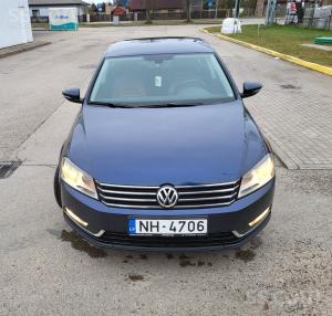 Blue Volkswagen Passat B7 2013 in Jelgava, with an engine capacity of 1.60 L and mileage of 321 thousand km for 4700 €, photo 5 on AUTOMOTO.COM.LV