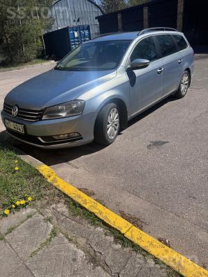 Blue Volkswagen Passat B7 2011 in Riga, with an engine capacity of 2.00 L and mileage of 225 thousand km for 3800 €, photo 2 on AUTOMOTO.COM.LV