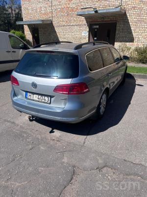 Blue Volkswagen Passat B7 2011 in Riga, with an engine capacity of 2.00 L and mileage of 225 thousand km for 3800 €, photo 3 on AUTOMOTO.COM.LV