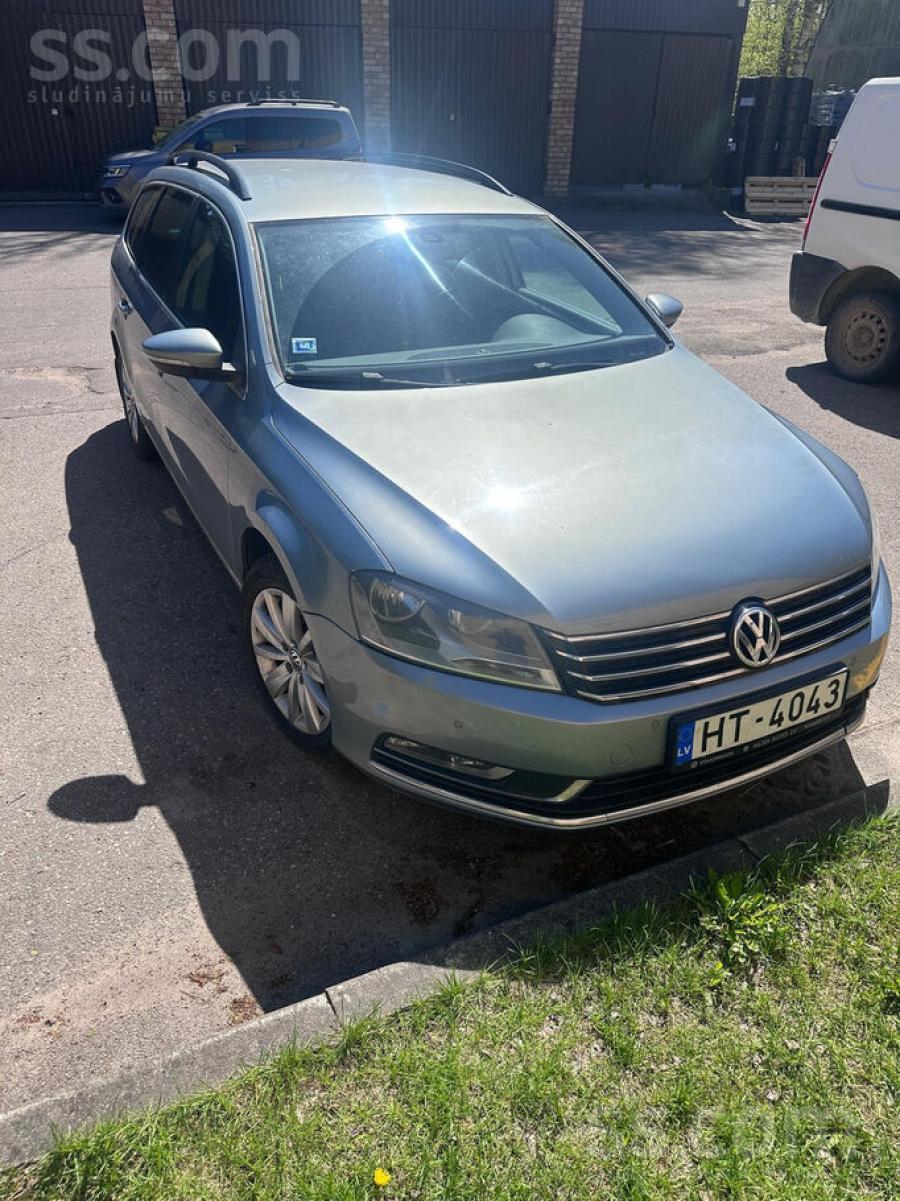 Blue Volkswagen Passat B7 2011 in Riga, with an engine capacity of 2.00 L and mileage of 225 thousand km for 3800 €, photo 5 on AUTOMOTO.COM.LV