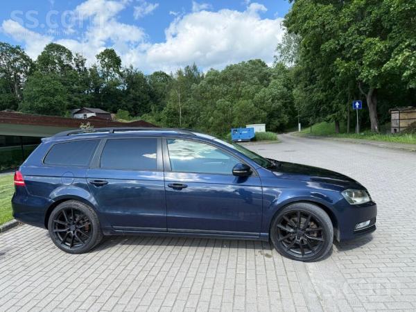 Zils Volkswagen Passat B7 2011 Rēzekne, ar dzinēja tilpumu 2.00 L un nobraukumu 256 tūkst. km par 4200 €, foto 4 vietnē AUTOMOTO.COM.LV