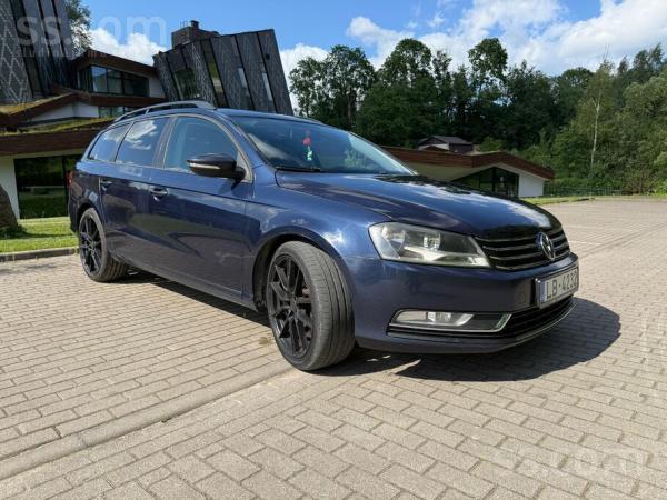 Zils Volkswagen Passat B7 2011 Rēzekne, ar dzinēja tilpumu 2.00 L un nobraukumu 256 tūkst. km par 4200 €, foto 5 vietnē AUTOMOTO.COM.LV