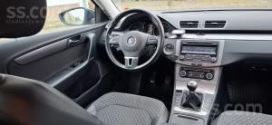 Zils Volkswagen Passat B7 2011 Talsi, ar dzinēja tilpumu 2.00 L un nobraukumu 282 tūkst. km par 3700 €, foto 16 vietnē AUTOMOTO.COM.LV