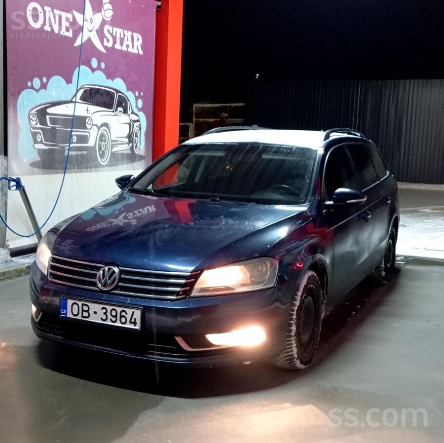 Zils Volkswagen Passat B7 2011 Daugavpils, ar dzinēja tilpumu 2.00 L un nobraukumu 393 tūkst. km par 2750 €, foto 1 vietnē AUTOMOTO.COM.LV