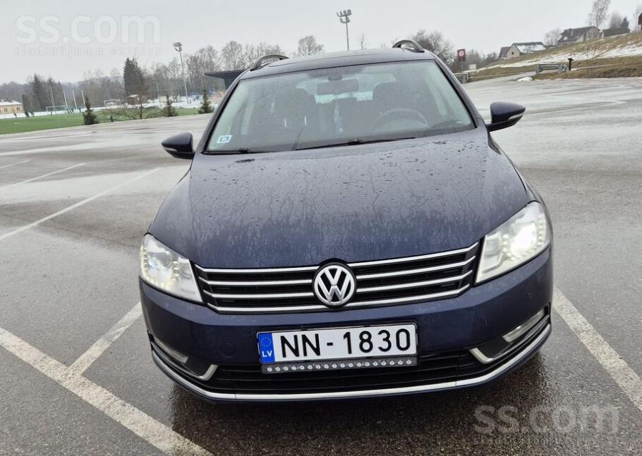 Blue Volkswagen Passat B7 2011 in Valka, with an engine capacity of 2.00 L and mileage of 440 thousand km for 2600 €, photo 4 on AUTOMOTO.COM.LV
