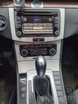 Blue Volkswagen Passat B7 2011 in Valka, with an engine capacity of 2.00 L and mileage of 440 thousand km for 2600 €, photo 9 on AUTOMOTO.COM.LV