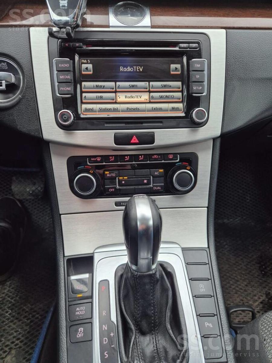 Blue Volkswagen Passat B7 2011 in Valka, with an engine capacity of 2.00 L and mileage of 440 thousand km for 2600 €, photo 9 on AUTOMOTO.COM.LV