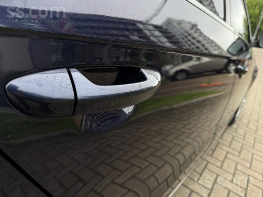 Zils Volkswagen Passat B7 2011 Rīga, ar dzinēja tilpumu 2.00 L un nobraukumu 322 tūkst. km par 4290 €, foto 9 vietnē AUTOMOTO.COM.LV
