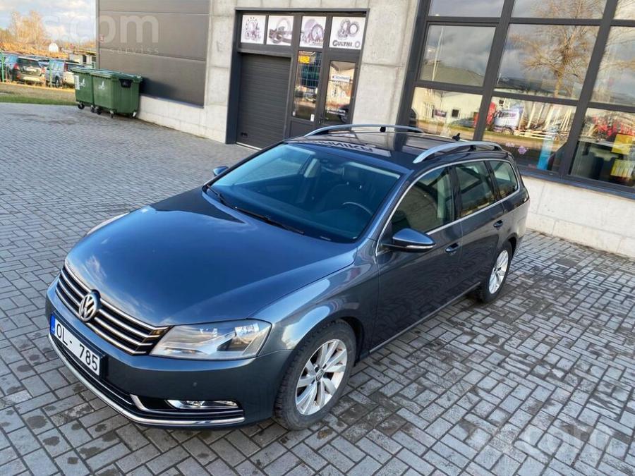 Blue Volkswagen Passat B7 2011 in Cesis, with an engine capacity of 1.40 L and mileage of 273 thousand km for 5999 €, photo 3 on AUTOMOTO.COM.LV