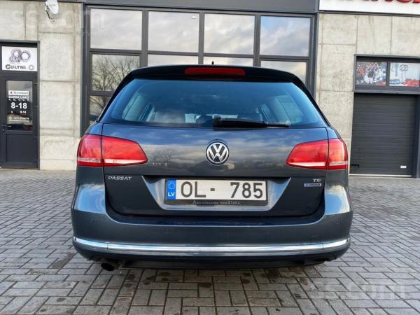 Blue Volkswagen Passat B7 2011 in Cesis, with an engine capacity of 1.40 L and mileage of 273 thousand km for 5999 €, photo 10 on AUTOMOTO.COM.LV