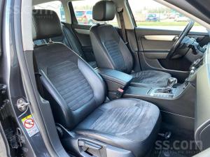 Blue Volkswagen Passat B7 2011 in Cesis, with an engine capacity of 1.40 L and mileage of 273 thousand km for 5999 €, photo 19 on AUTOMOTO.COM.LV