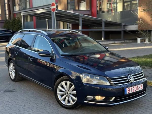 Blue Volkswagen Passat B7 2011 in Riga, with an engine capacity of 2.00 L and mileage of 357 thousand km for 4490 €, photo 1 on AUTOMOTO.COM.LV