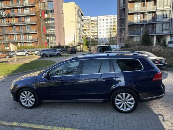 Blue Volkswagen Passat B7 2011 in Riga, with an engine capacity of 2.00 L and mileage of 357 thousand km for 4490 €, photo 3 on AUTOMOTO.COM.LV