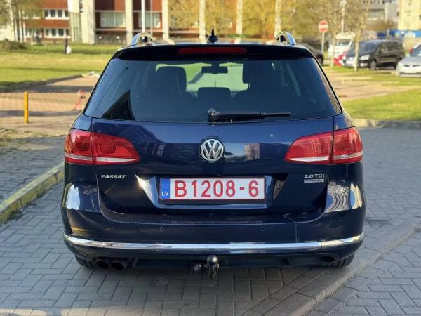 Blue Volkswagen Passat B7 2011 in Riga, with an engine capacity of 2.00 L and mileage of 357 thousand km for 4490 €, photo 4 on AUTOMOTO.COM.LV