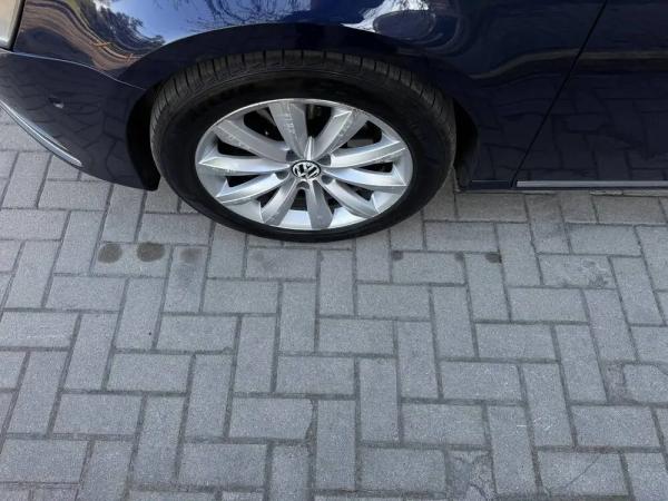 Blue Volkswagen Passat B7 2011 in Riga, with an engine capacity of 2.00 L and mileage of 357 thousand km for 4490 €, photo 8 on AUTOMOTO.COM.LV
