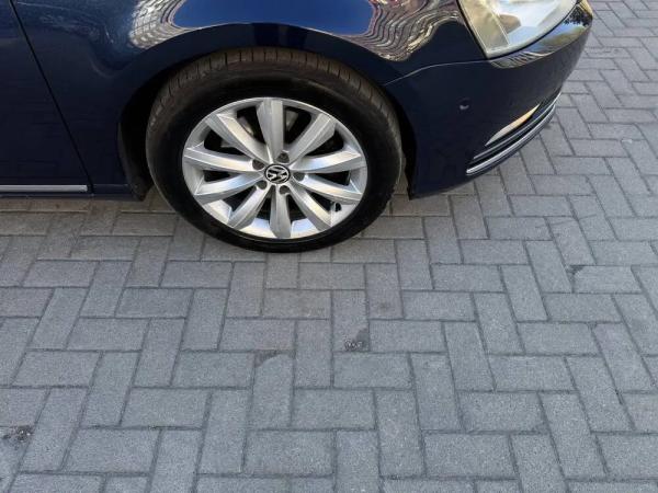 Blue Volkswagen Passat B7 2011 in Riga, with an engine capacity of 2.00 L and mileage of 357 thousand km for 4490 €, photo 10 on AUTOMOTO.COM.LV