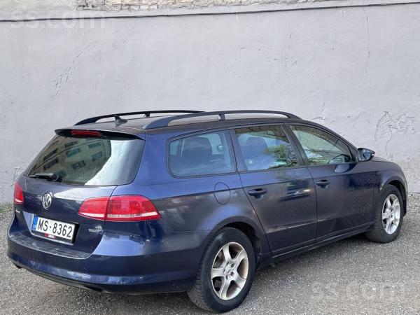 Blue Volkswagen Passat B7 2011 in Riga, with an engine capacity of 1.60 L and mileage of 497 thousand km for 2150 €, photo 2 on AUTOMOTO.COM.LV