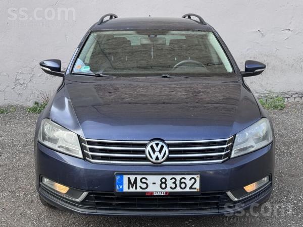 Blue Volkswagen Passat B7 2011 in Riga, with an engine capacity of 1.60 L and mileage of 497 thousand km for 2150 €, photo 3 on AUTOMOTO.COM.LV