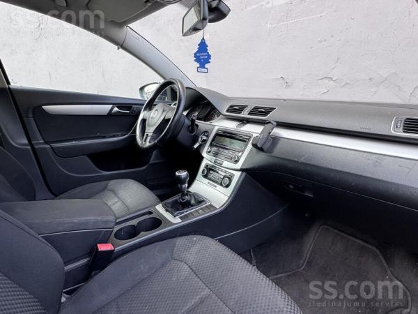 Blue Volkswagen Passat B7 2011 in Riga, with an engine capacity of 1.60 L and mileage of 497 thousand km for 2150 €, photo 10 on AUTOMOTO.COM.LV