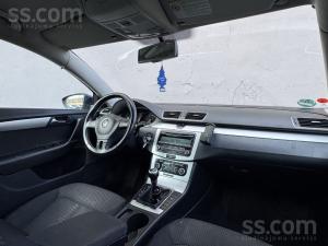 Zils Volkswagen Passat B7 2011 Rīga, ar dzinēja tilpumu 1.60 L un nobraukumu 497 tūkst. km par 2150 €, foto 12 vietnē AUTOMOTO.COM.LV