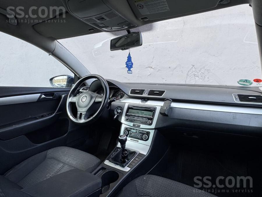 Zils Volkswagen Passat B7 2011 Rīga, ar dzinēja tilpumu 1.60 L un nobraukumu 497 tūkst. km par 2150 €, foto 12 vietnē AUTOMOTO.COM.LV