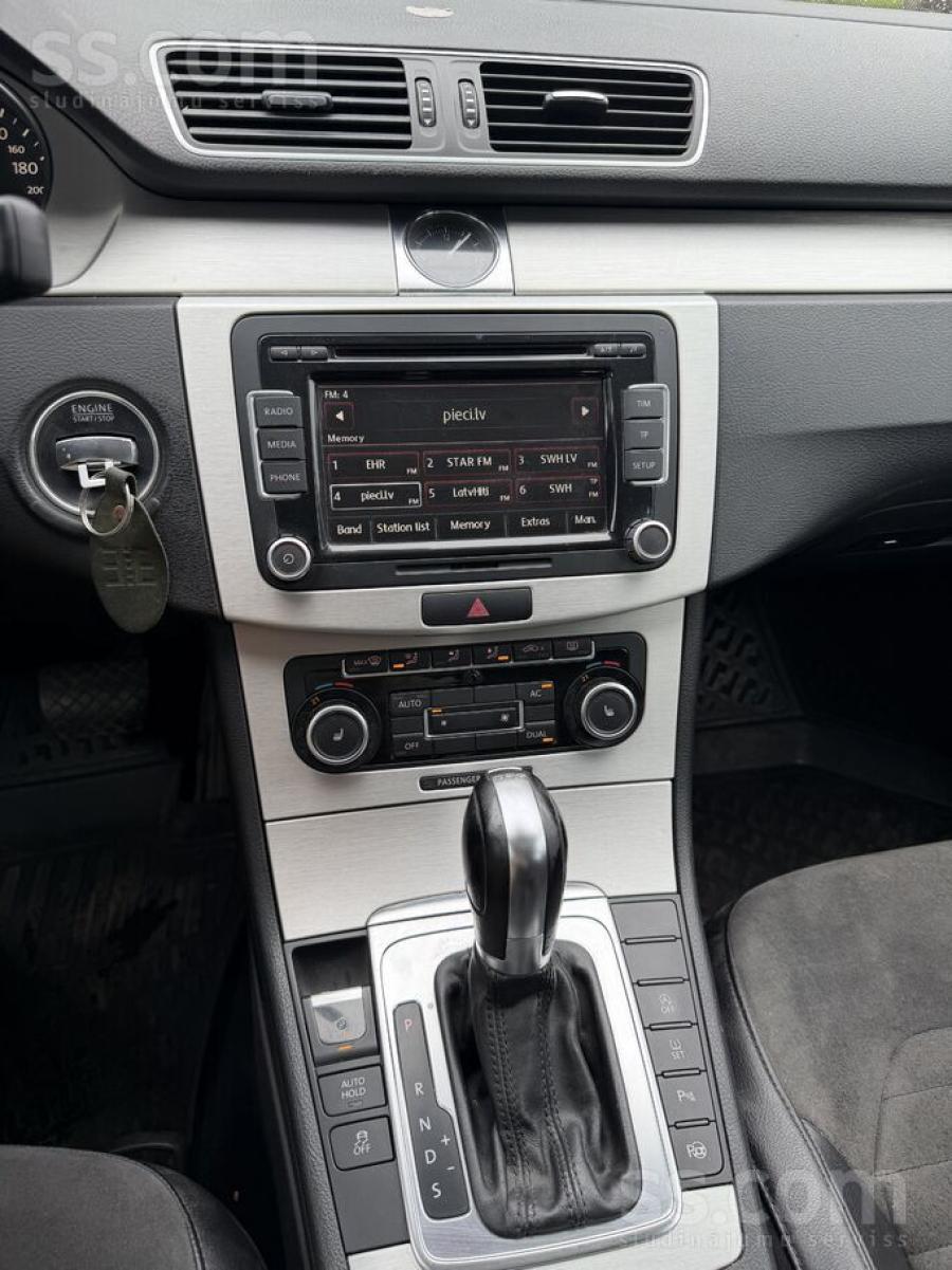 Blue Volkswagen Passat B7 2011 in Riga, with an engine capacity of 2.00 L and mileage of 511 thousand km for 2690 €, photo 7 on AUTOMOTO.COM.LV