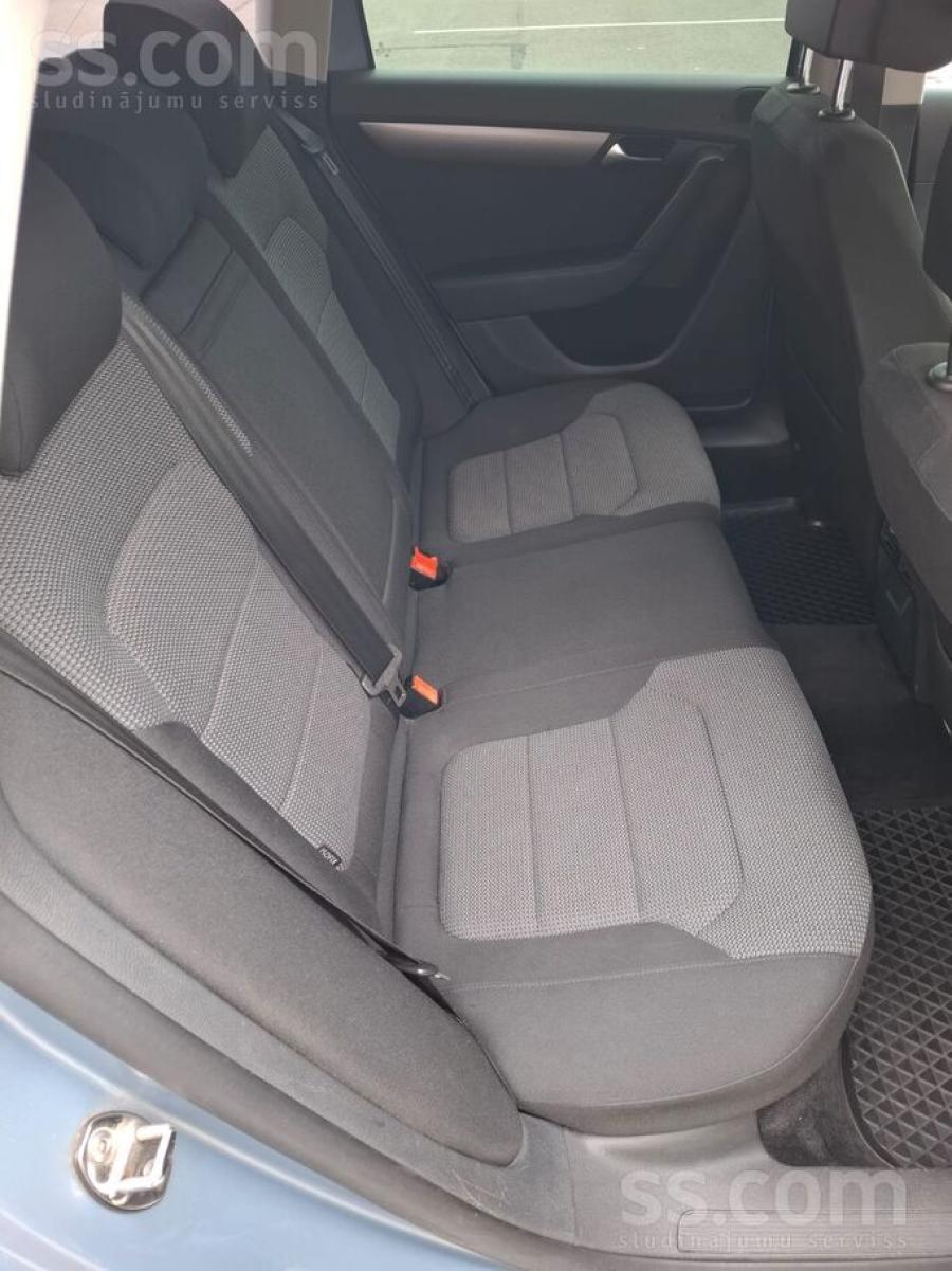Zils Volkswagen Passat B7 2011 Bauska, ar dzinēja tilpumu 2.00 L un nobraukumu 230 tūkst. km par 5200 €, foto 6 vietnē AUTOMOTO.COM.LV