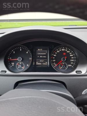 Zils Volkswagen Passat B7 2011 Bauska, ar dzinēja tilpumu 2.00 L un nobraukumu 230 tūkst. km par 5200 €, foto 7 vietnē AUTOMOTO.COM.LV