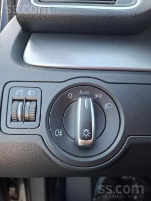 Zils Volkswagen Passat B7 2011 Bauska, ar dzinēja tilpumu 2.00 L un nobraukumu 230 tūkst. km par 5200 €, foto 9 vietnē AUTOMOTO.COM.LV