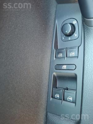 Zils Volkswagen Passat B7 2011 Bauska, ar dzinēja tilpumu 2.00 L un nobraukumu 230 tūkst. km par 5200 €, foto 10 vietnē AUTOMOTO.COM.LV
