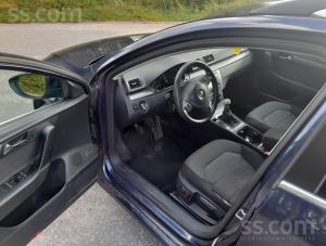 Blue Volkswagen Passat B7 2011 in Valmiera, with an engine capacity of 2.00 L and mileage of 493 thousand km for 2900 €, photo 6 on AUTOMOTO.COM.LV