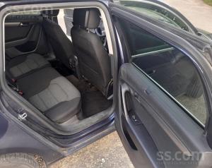 Blue Volkswagen Passat B7 2011 in Valmiera, with an engine capacity of 2.00 L and mileage of 493 thousand km for 2900 €, photo 8 on AUTOMOTO.COM.LV