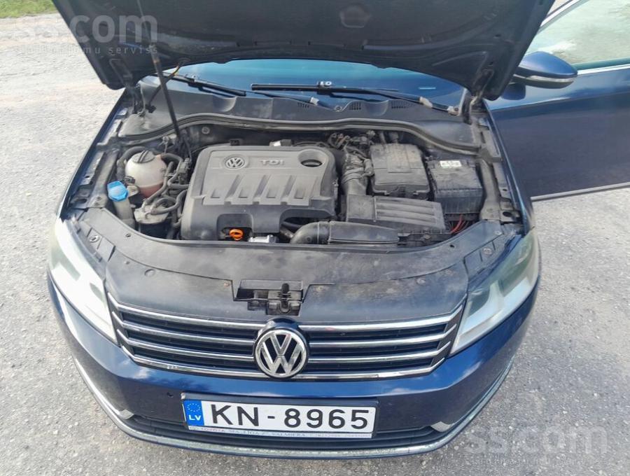 Blue Volkswagen Passat B7 2011 in Valmiera, with an engine capacity of 2.00 L and mileage of 493 thousand km for 2900 €, photo 10 on AUTOMOTO.COM.LV