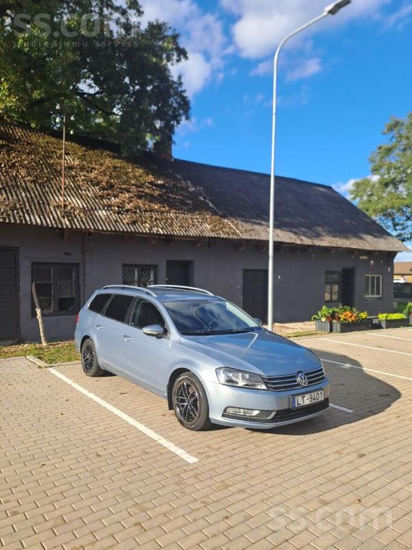 Blue Volkswagen Passat B7 2011 in Bauska, with an engine capacity of 2.00 L and mileage of 230 thousand km for 4700 €, photo 4 on AUTOMOTO.COM.LV