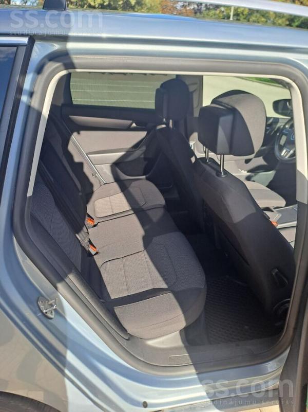 Blue Volkswagen Passat B7 2011 in Bauska, with an engine capacity of 2.00 L and mileage of 230 thousand km for 4700 €, photo 11 on AUTOMOTO.COM.LV