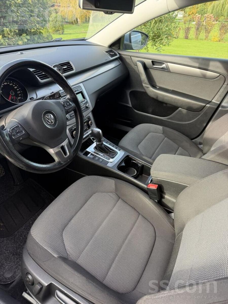 Blue Volkswagen Passat B7 2011 in Bauska, with an engine capacity of 2.00 L and mileage of 333 thousand km for 5490 €, photo 16 on AUTOMOTO.COM.LV