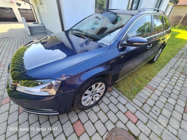 Blue Volkswagen Passat B7 2012 in Riga, with an engine capacity of 1.40 L and mileage of 209 thousand km for 4500 €, photo 1 on AUTOMOTO.COM.LV