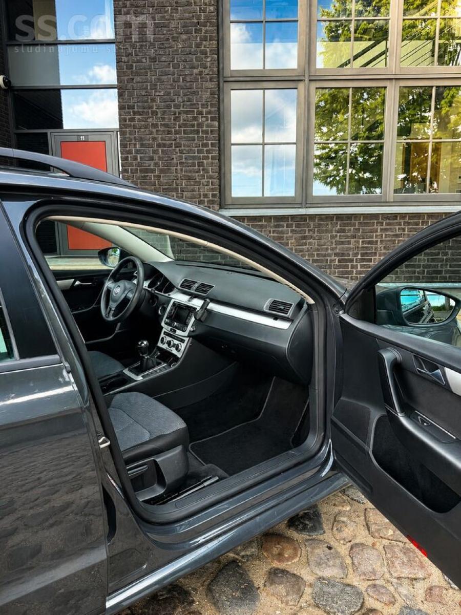 Zils Volkswagen Passat B7 2012 Rīga, ar dzinēja tilpumu 1.60 L un nobraukumu 217 tūkst. km par 4590 €, foto 4 vietnē AUTOMOTO.COM.LV