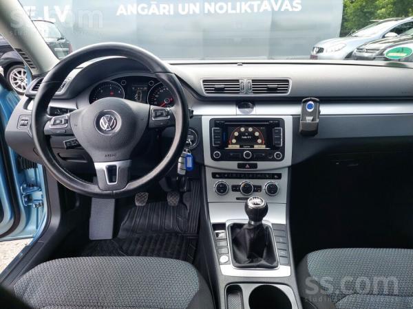 Zils Volkswagen Passat B7 2012 Cēsis, ar dzinēja tilpumu 1.60 L un nobraukumu 279 tūkst. km par 5500 €, foto 5 vietnē AUTOMOTO.COM.LV