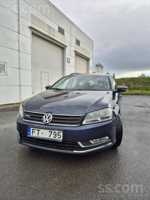 Blue Volkswagen Passat B7 2012 in Riga, with an engine capacity of 1.60 L and mileage of 447 thousand km for 2990 €, photo 6 on AUTOMOTO.COM.LV