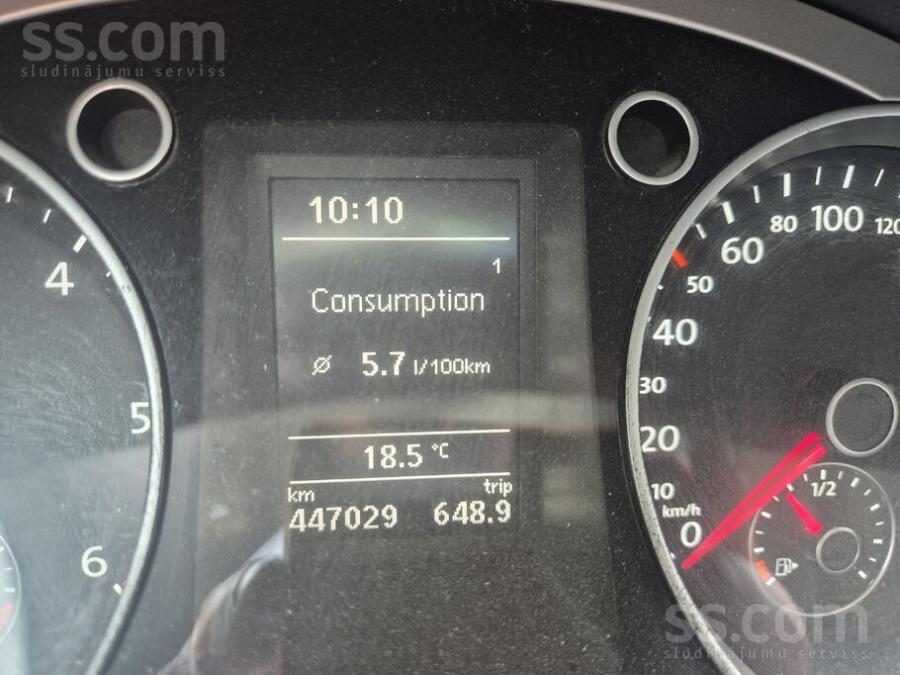 Blue Volkswagen Passat B7 2012 in Riga, with an engine capacity of 1.60 L and mileage of 447 thousand km for 2990 €, photo 10 on AUTOMOTO.COM.LV