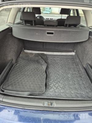 Blue Volkswagen Passat B7 2012 in Riga, with an engine capacity of 1.60 L and mileage of 447 thousand km for 2990 €, photo 11 on AUTOMOTO.COM.LV