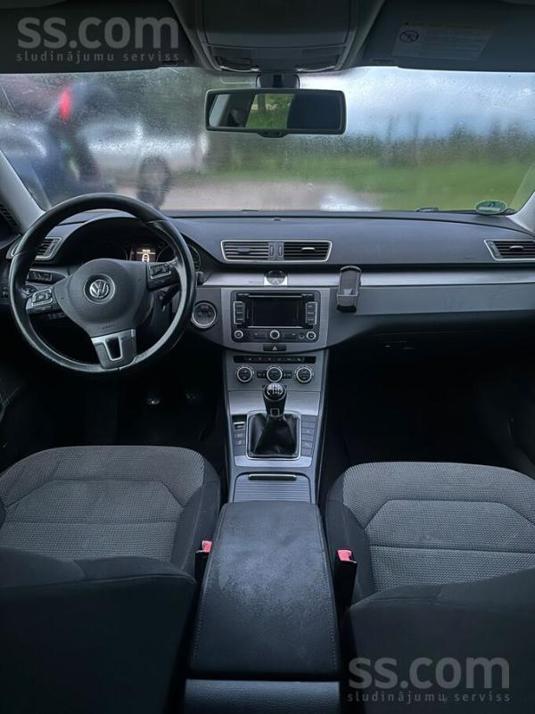 Blue Volkswagen Passat B7 2012 in Jelgava, with an engine capacity of 2.00 L and mileage of 411 thousand km for 1500 €, photo 11 on AUTOMOTO.COM.LV