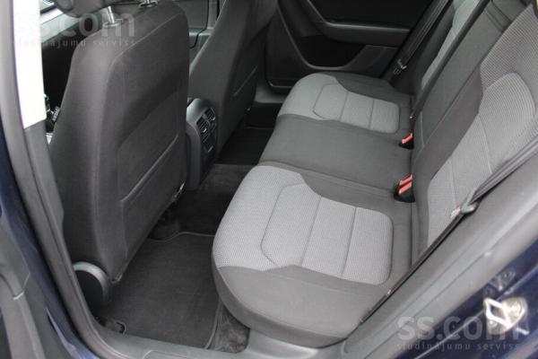 Blue Volkswagen Passat B7 2013 in Liepaja, with an engine capacity of 1.60 L and mileage of 248 thousand km for 7200 €, photo 7 on AUTOMOTO.COM.LV