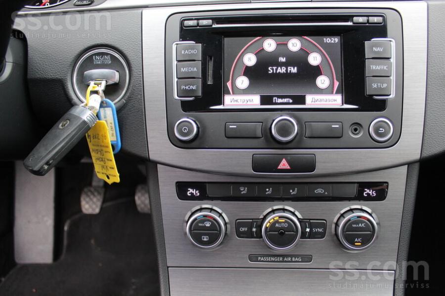 Blue Volkswagen Passat B7 2013 in Liepaja, with an engine capacity of 1.60 L and mileage of 248 thousand km for 7200 €, photo 11 on AUTOMOTO.COM.LV