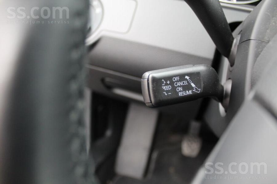 Blue Volkswagen Passat B7 2013 in Liepaja, with an engine capacity of 1.60 L and mileage of 248 thousand km for 7200 €, photo 12 on AUTOMOTO.COM.LV